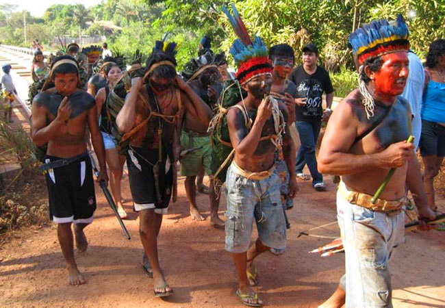 No sul do Amazonas, índios tenharim presos não têm banho de sol por ...