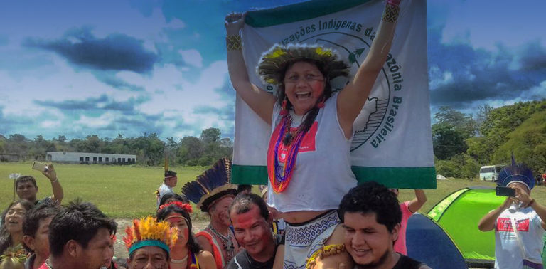 “Ser indígena hoje é sinônimo de resistência”, diz Nara Baré, a ...